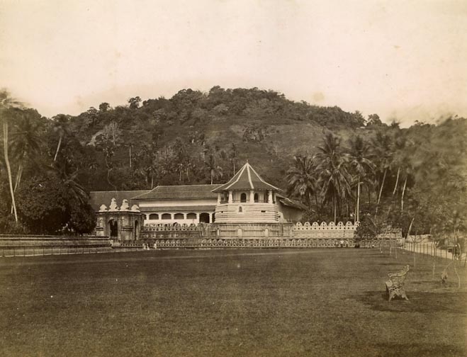 Temple of the Tooth Relic (Dalada Maligawa) | AmazingLanka.com