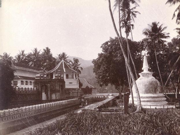 Temple of the Tooth Relic (Dalada Maligawa) | AmazingLanka.com